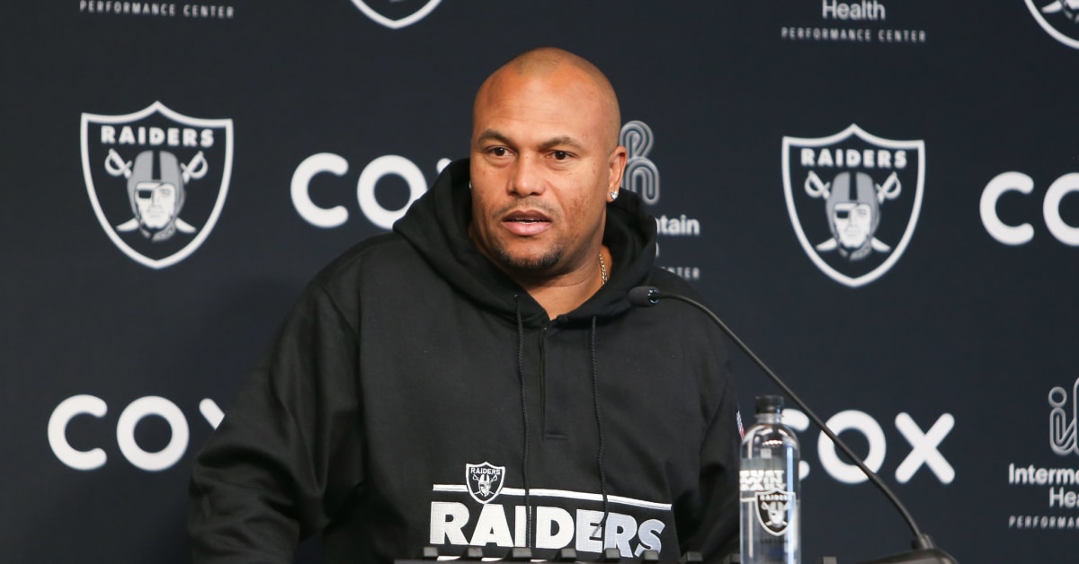 Las Vegas Raiders Antonio Pierce's incredible honesty on QB situation - Sports Illustrated Las ...