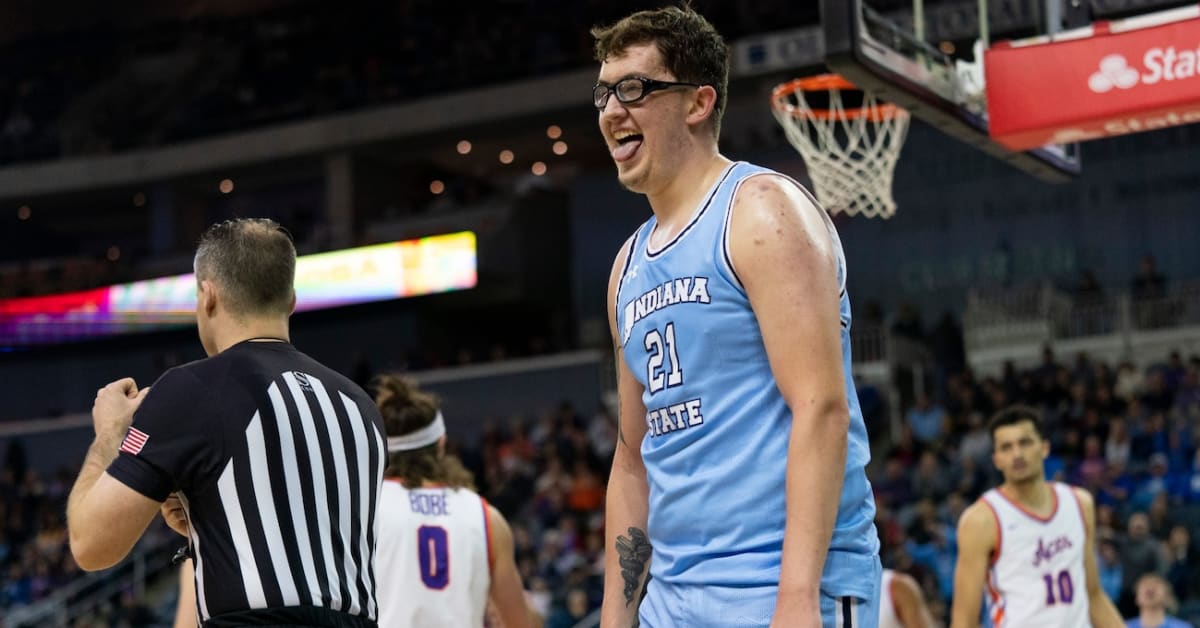 A Cult Hero, Former Division II Coach and Surprising Support Cast ...