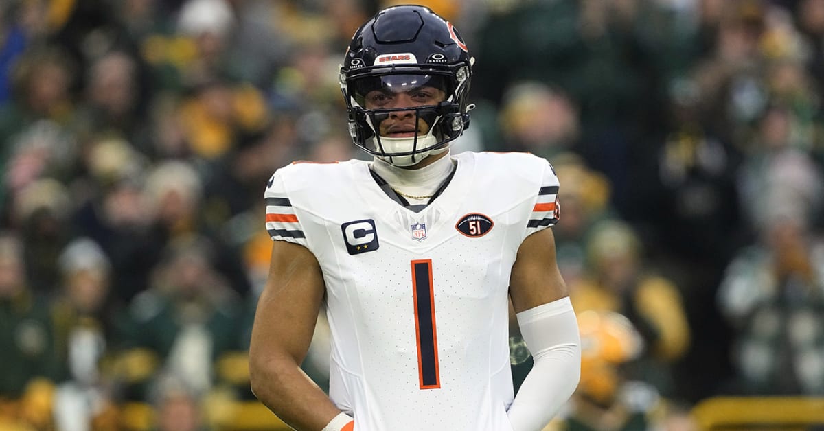 Bears Trade QB Justin Fields to Steelers - Sports Illustrated