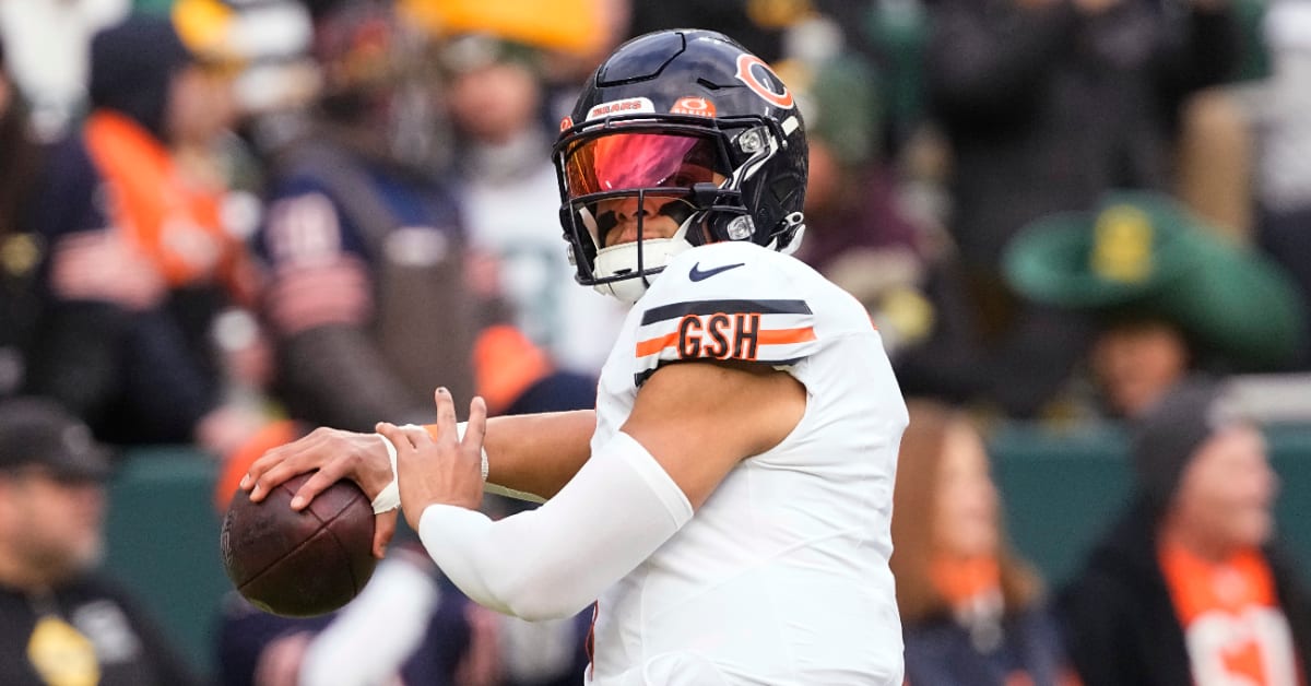 Justin Fields Posts Goodbye Message to Bears on Social Media After ...
