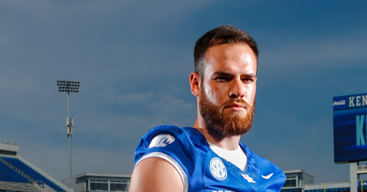 Kentucky quarterback Devin Leary named to the Golden Arm Award Watch ...