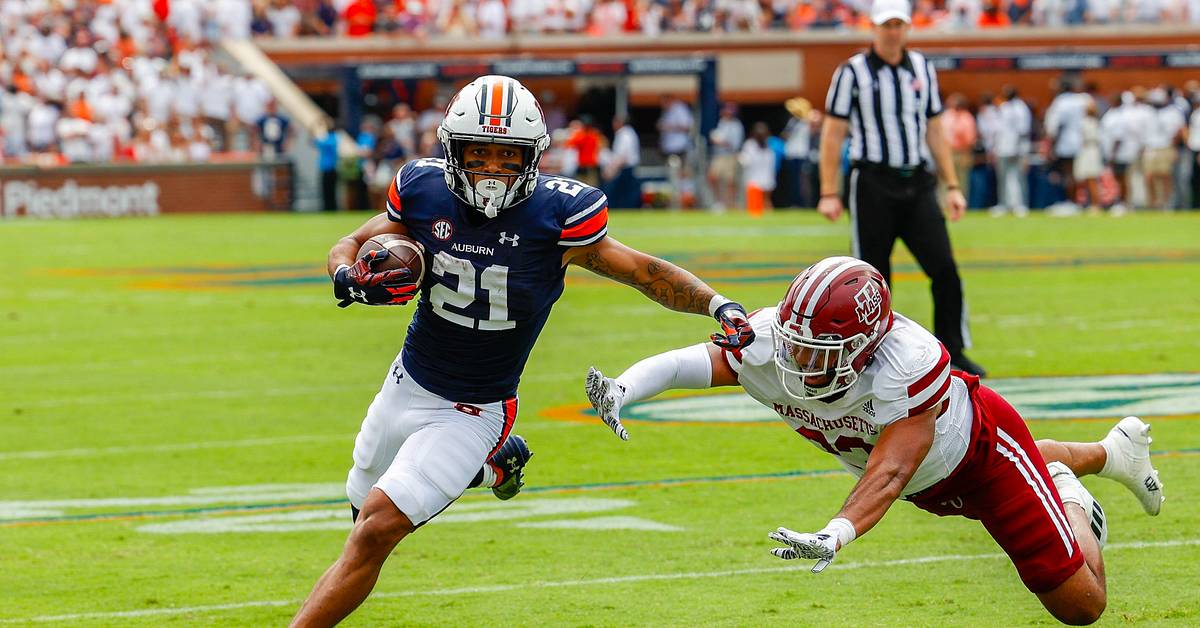 WATCH: Auburn's Brian Battie looking shifty in the open field vs Texas ...