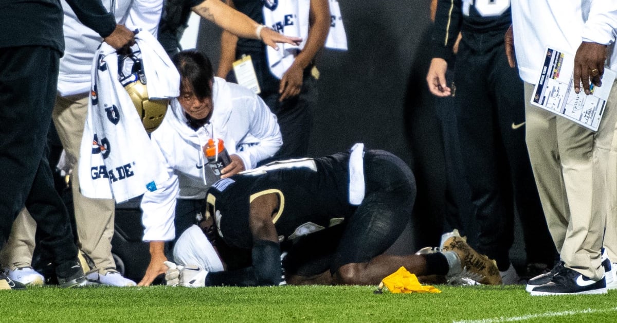 College Football Fans Lost Their Minds Over Savage Late Hit Laid on ...