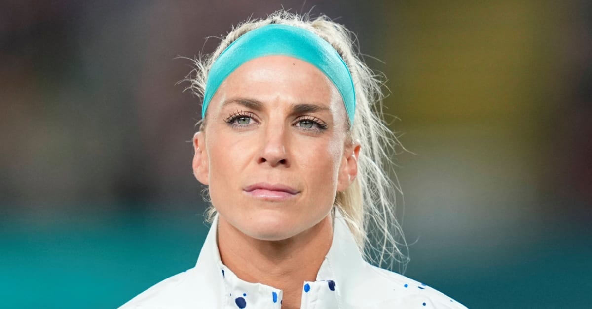 USWNT’s Julie Ertz Given Rousing Standing Ovation in Emotional ...