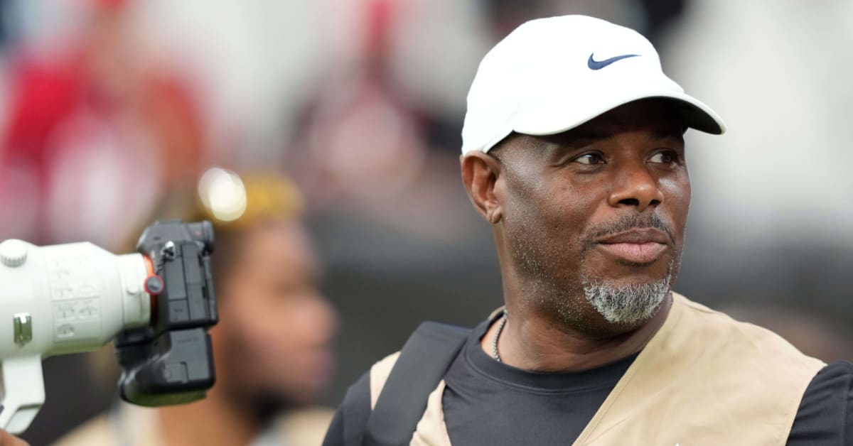 Ken Griffey Jr. Is a Proud Dad While Taking Photos of Son's Homecoming ...