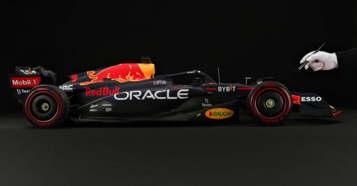 Enormous Red Bull RB18 model unveiled by Amalgam Collection - Auto ...