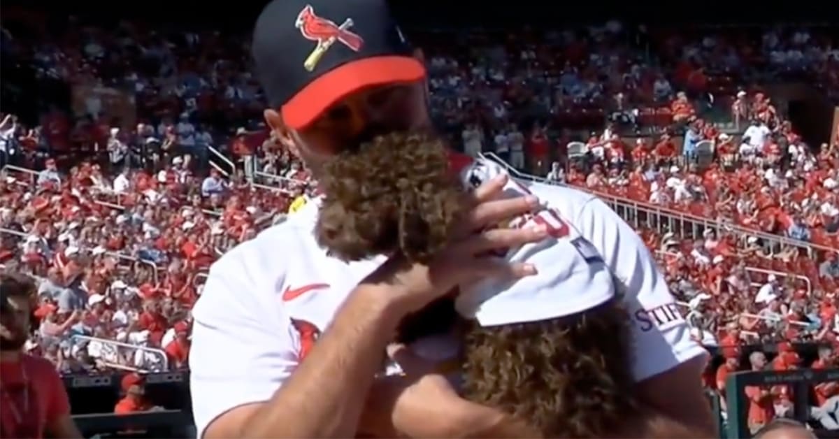 Cardinals Gave Adam Wainwright and His Family a Perfect Retirement Gift ...
