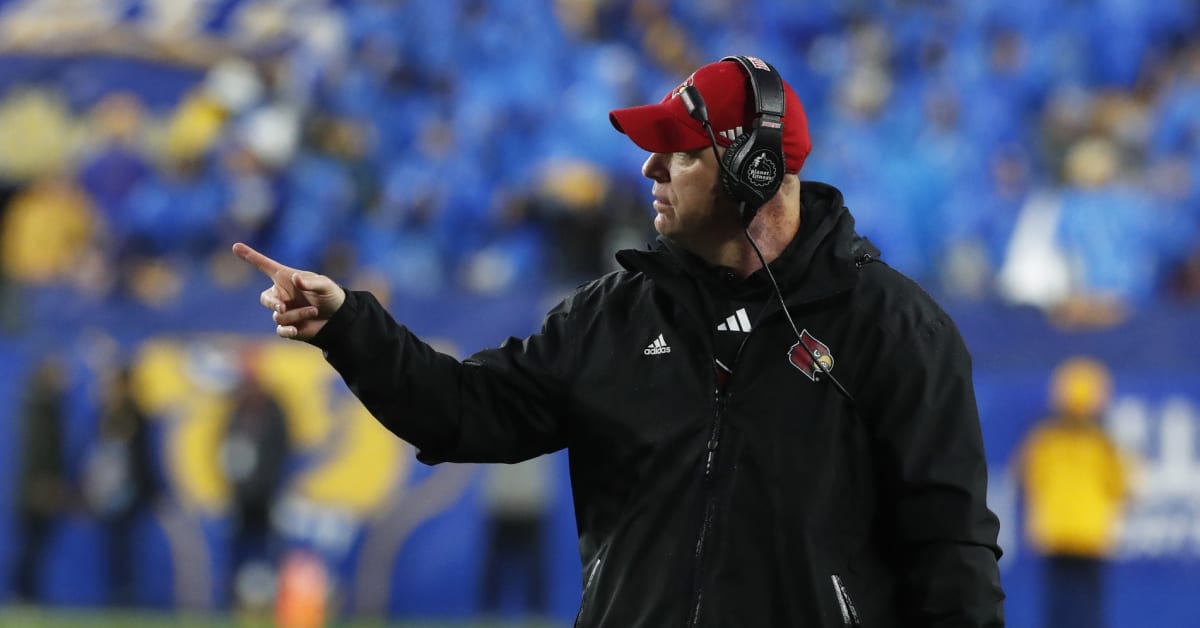 Jeff Brohm Shoulders Blame for Louisville's Stunning Upset Loss at Pitt ...