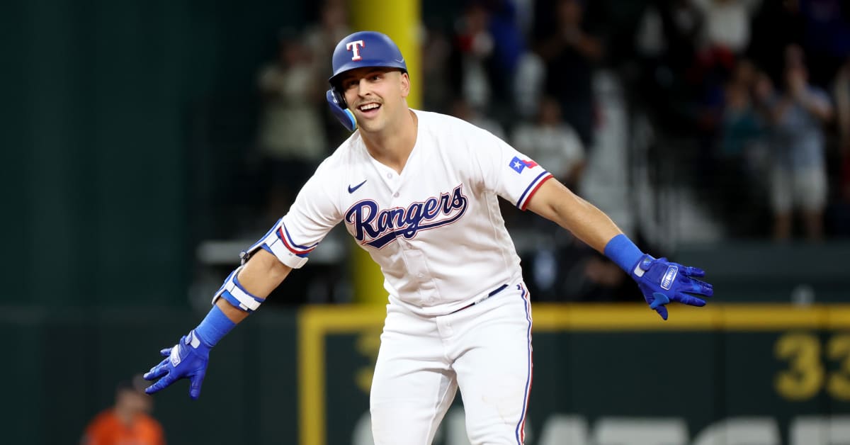 Texas Rangers Nathaniel Lowe, Teammates Thankful For Love From Grateful ...