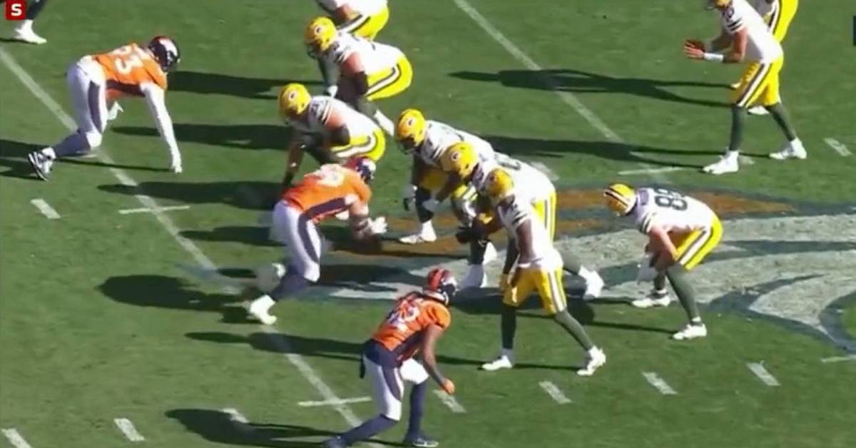 Green Bay’s Center Got Called for the Most Ridiculous False Start ...