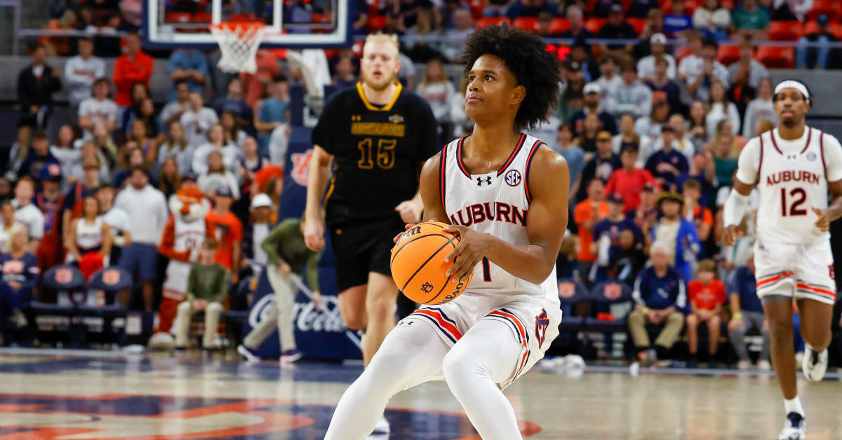Auburn basketball's Aden Holloway Earns SEC Freshman of the Week Honors ...