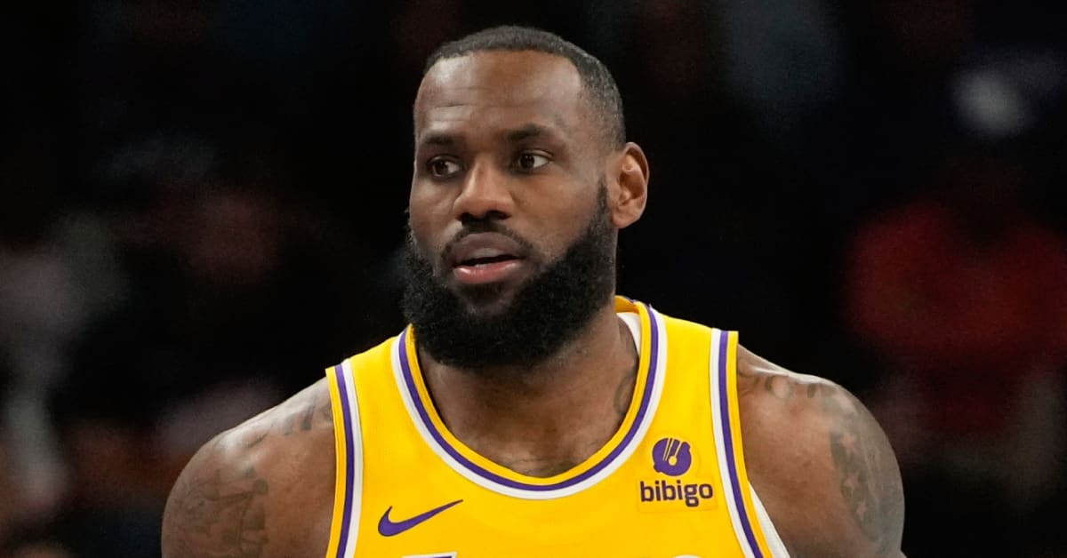 LeBron Takes Shots at ‘That Team Up North,’ Trolling Michigan Amid Sign ...