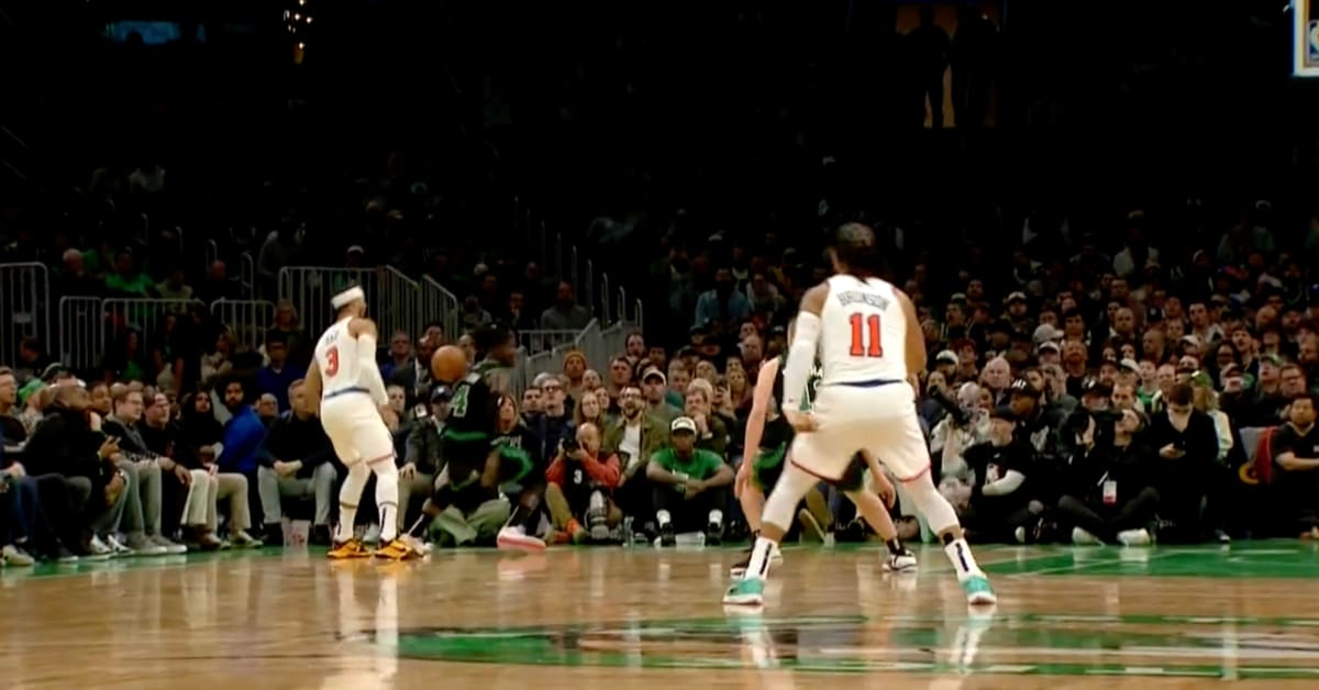 Knicks' Josh Hart Made a Genius Pass to Himself Off a Defender’s Back ...