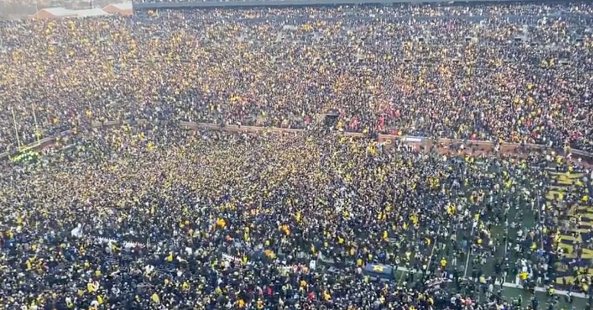 Mesmerizing Video After Michigan Win Shows What It’s Like When 110,000 ...