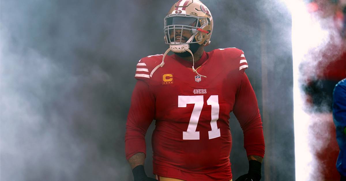 Trent Williams, 49ers’ Massive Star, Boasts Fittingly Impressive Locker ...