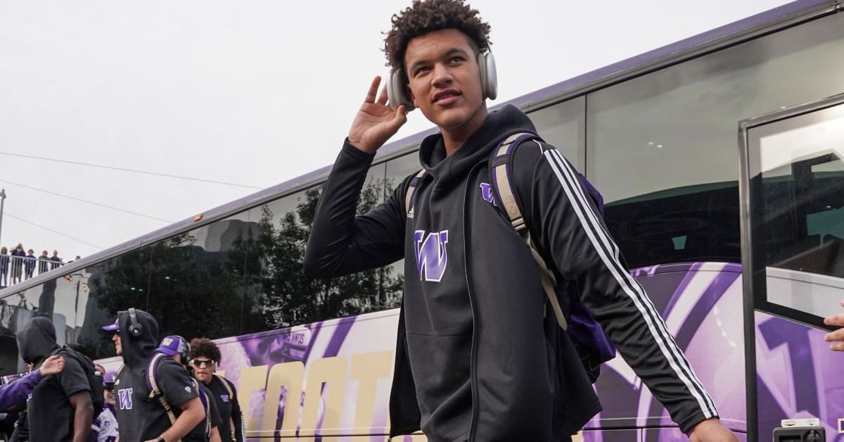 Husky Coaches Rave About Progress of Austin Mack, Their QB of Future ...