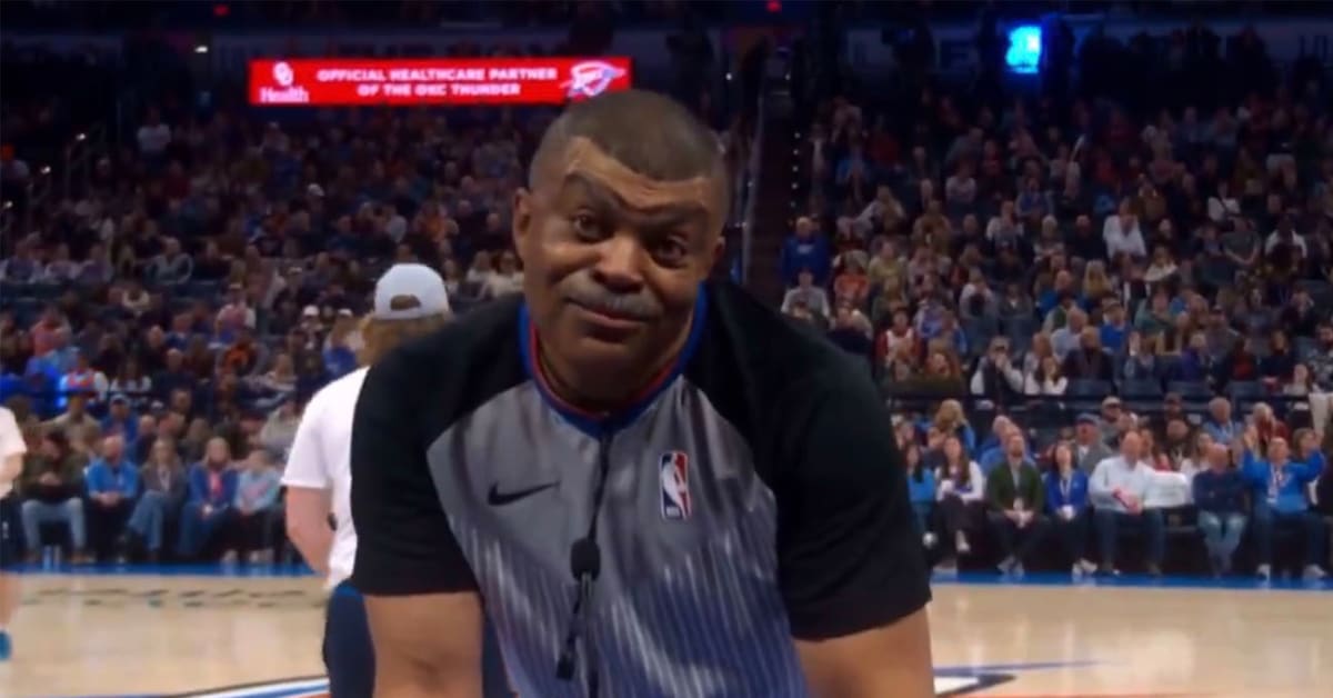 Referee Channels Michael Jordan by Shrugging Off Booing Fans After ...