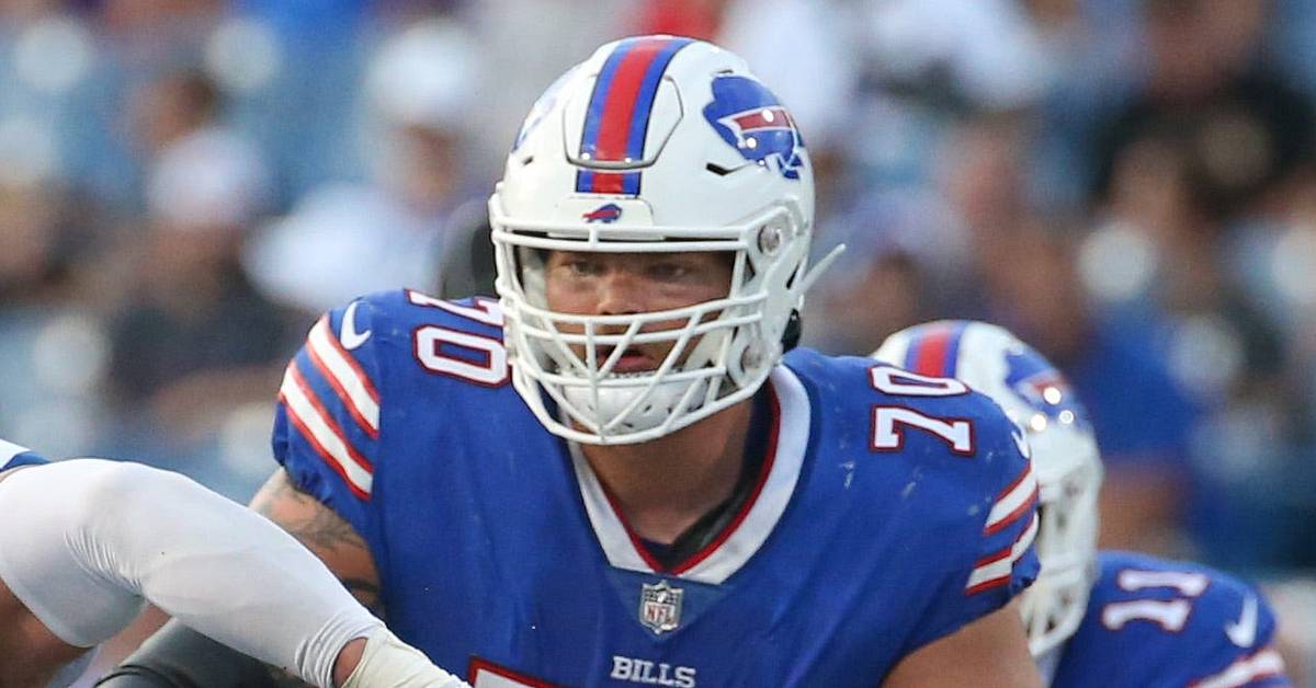 Bills OL Helps Stranded Motorist in Snowstorm While Teammate Records ...