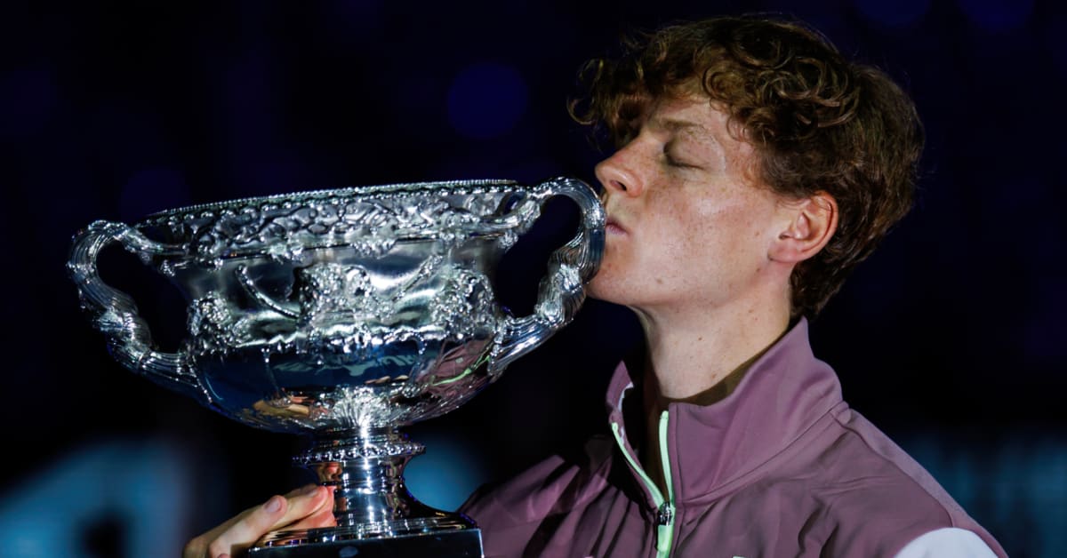 Airport Photo of Australian Open Champion Jannik Sinner With Trophy Is ...