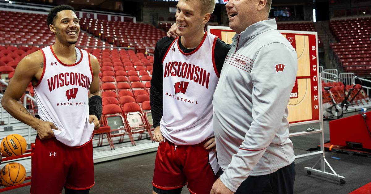 WATCH: Wisconsin guard Isaac Lindsey surprised with a scholarship ...