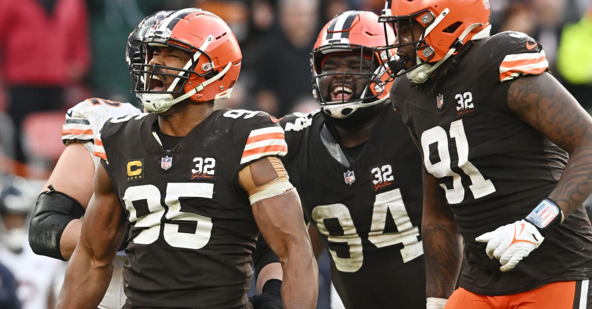 Texas A&M Aggies Star Myles Garrett Wins AP NFL Defensive Player of the ...