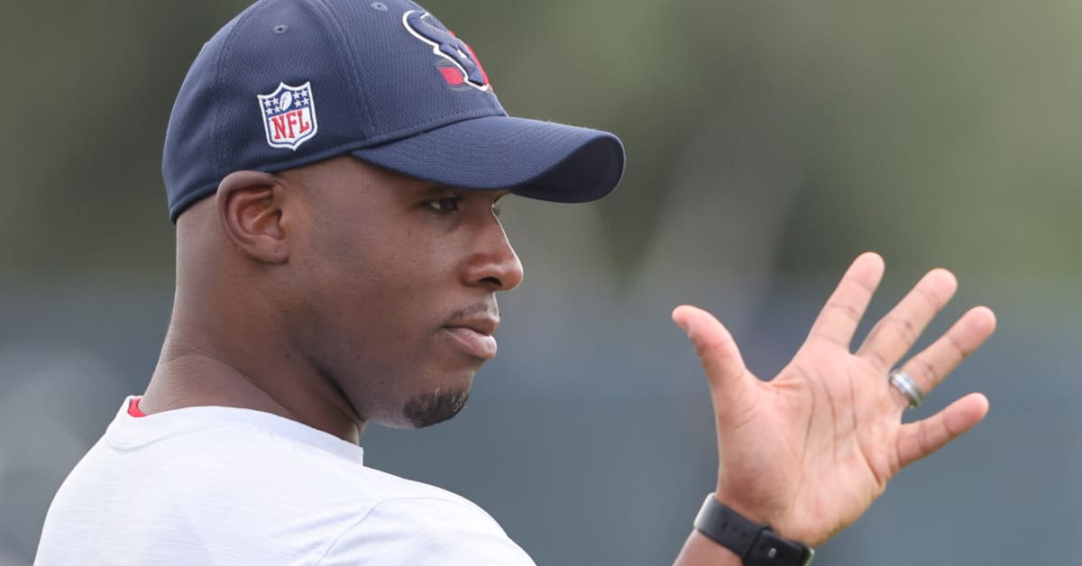 DeMeco Ryans Emphasizing Communication on Day 1 Of Houston Texans ...