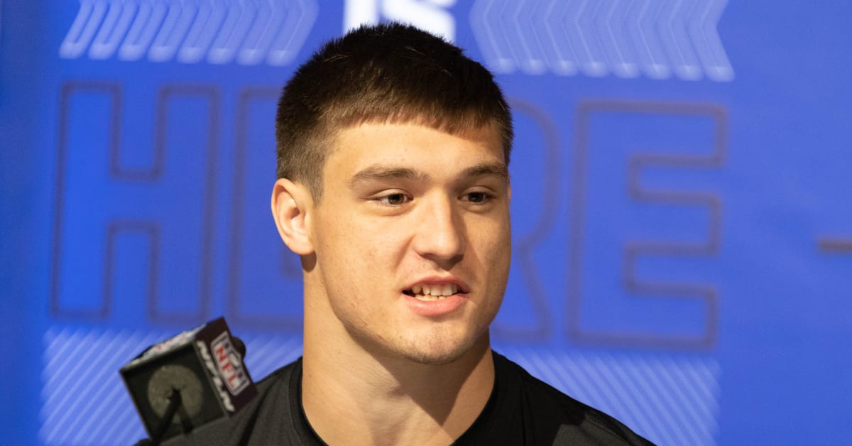 Former Wisconsin linebacker Leo Chenal signs a 4-year deal with the ...