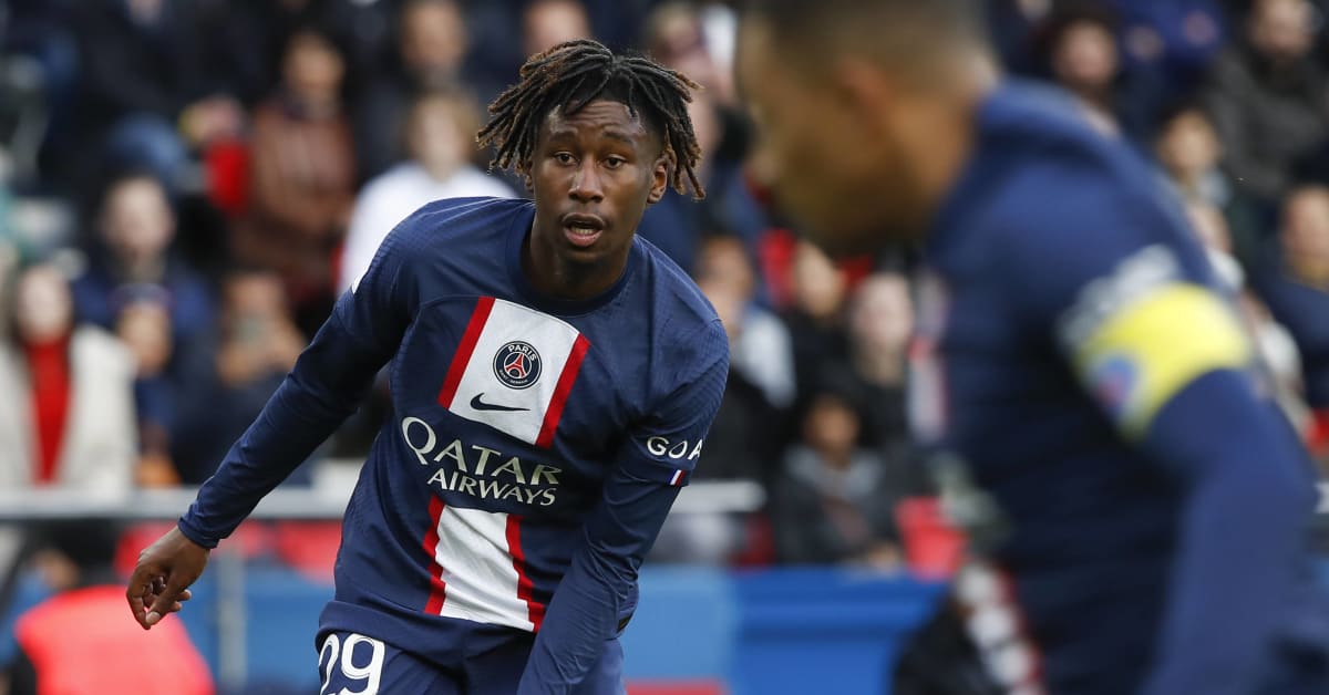 Sunderland boss provides fitness update on deadline day signing ...