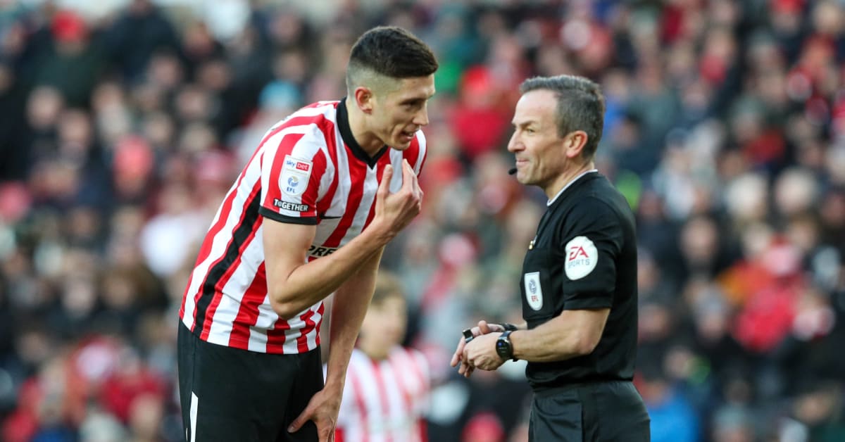 Sunderland vs Hull City: Who is the referee? - Sports Illustrated ...