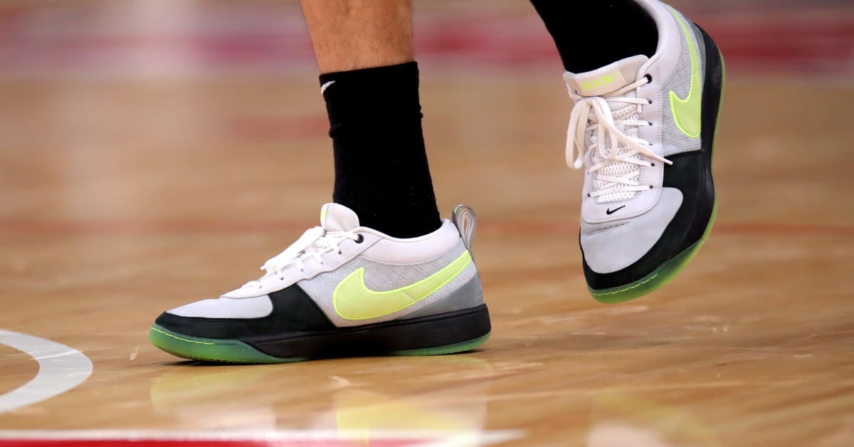 5 Ways Nike Can Save Devin Booker's First Signature Sneaker - Sports ...