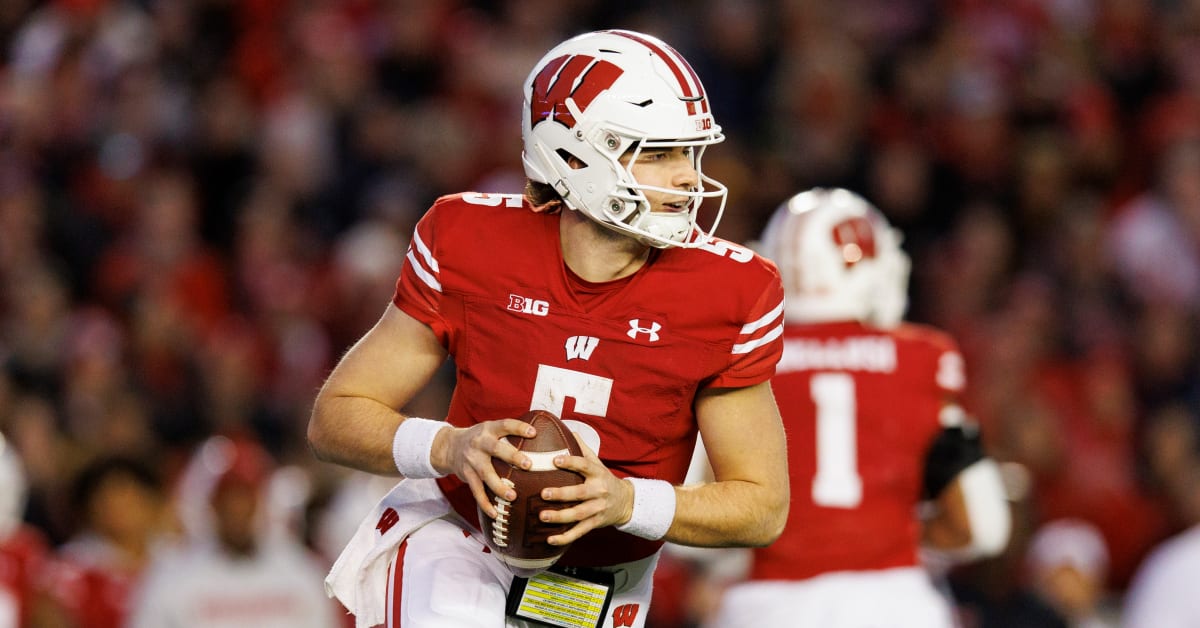 Wisconsin quarterback Graham Mertz entering the transfer portal ...