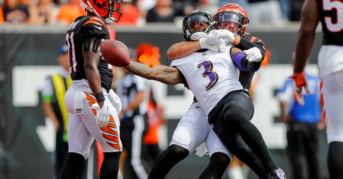 Odell Beckham Wears a Travis Hunter Shirt & Randy Moss Cleats - Sports ...