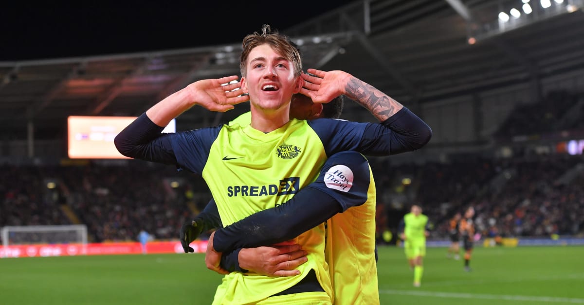 'I think he should stay' - Jack Clarke urged to play himself to Premier ...