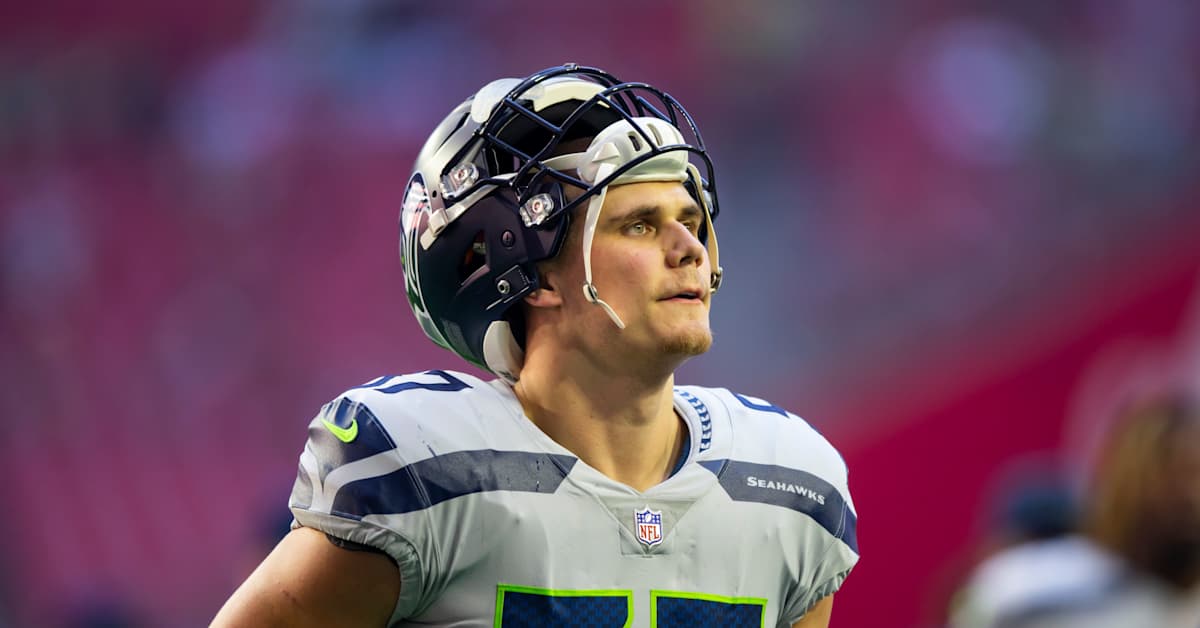 Seattle Seahawks BREAKING: Cody Barton Signs with Washington Commanders ...