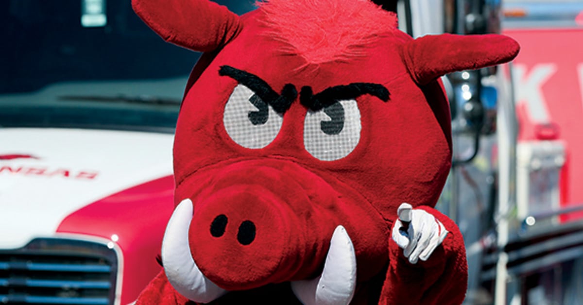 Pair of Arkansas Linebackers Handle Recruiting for Hogs - Sports ...