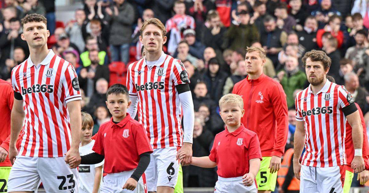 Tony Mowbray explains decision to bench strikers in Sunderland's defeat ...