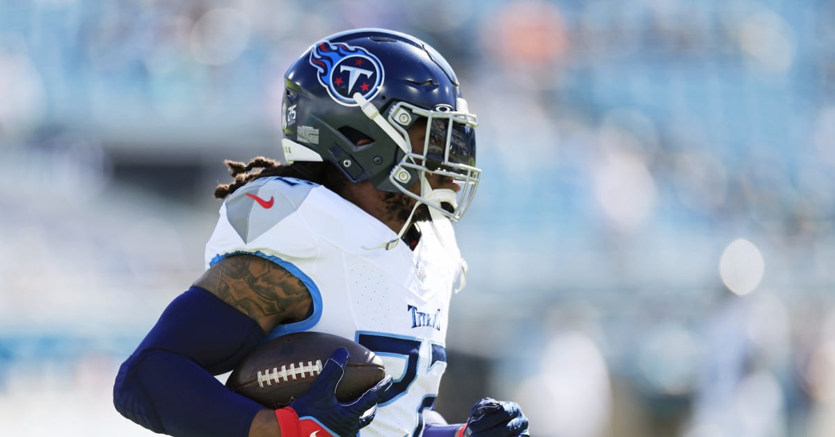 Derrick Henry Wore LeBron James' 'Fruity Pebbles' Nike Cleats - Sports ...