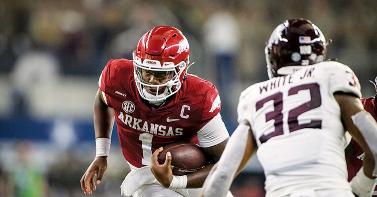 Two of the Greatest Arkansas Quarterbacks Ever Stood Feet Apart in a ...