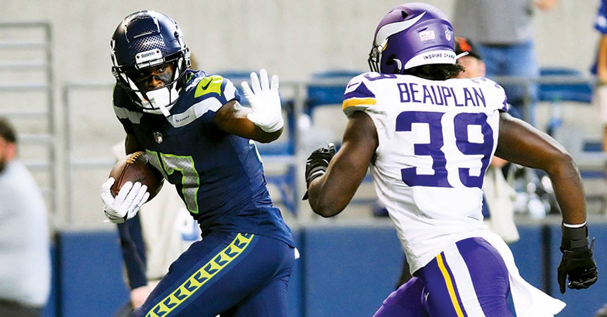 Former Arkansas Receiver Makes Moment Count in Debut with Seattle ...