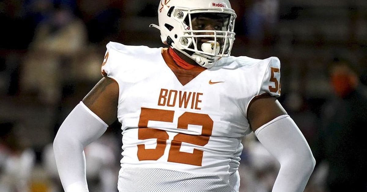 Texas Longhorns Land in Final Two For Top OL Devon Campbell - Sports ...