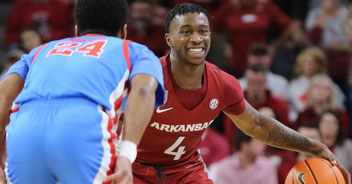 Devo Davis makes news without giving much of update on radio show ...