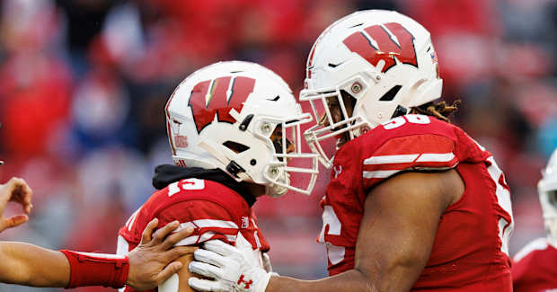 Wisconsin's Week 11 depth chart and injury report versus Iowa - Sports ...