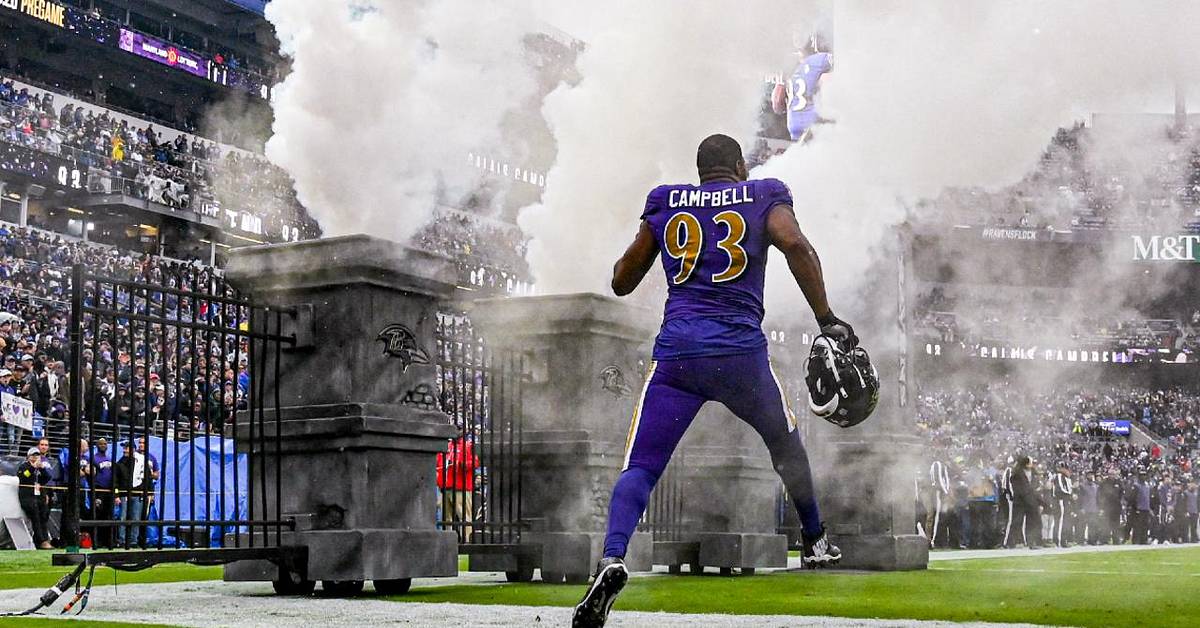Former Miami Hurricane Football Player Calais Campbell Wins Rooney ...