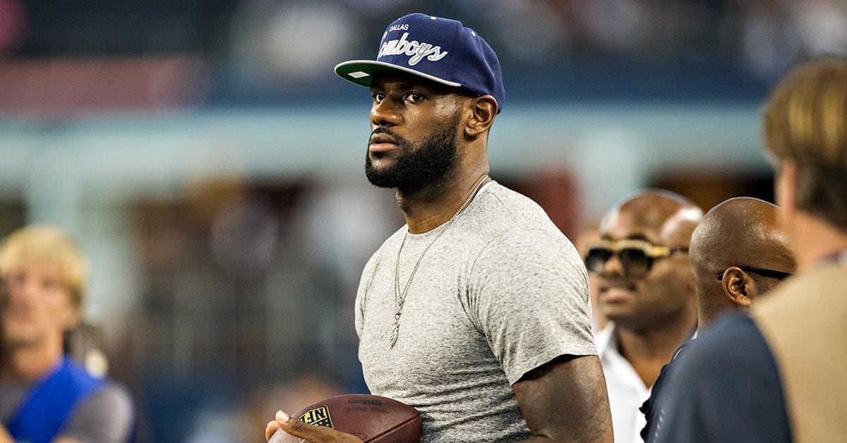 LeBron Says He’s Not a Cowboys Fan After Team’s Handling of Kneeling ...