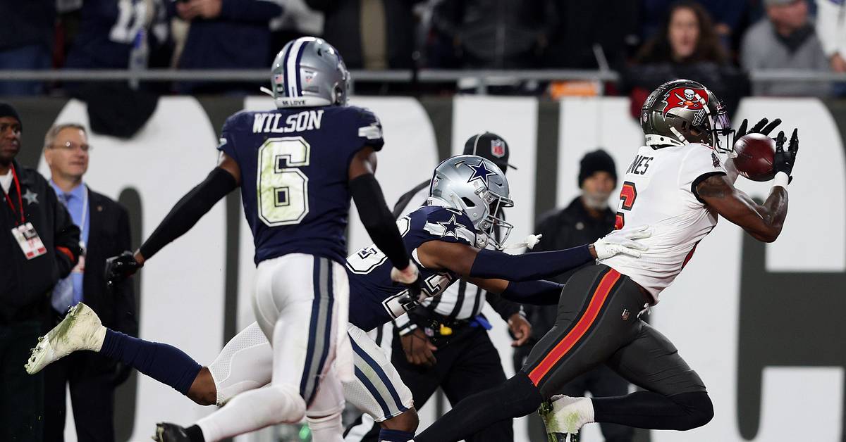 Julio Jones: Philadelphia Eagles Sign Ex-Falcons WR - Sports Illustrated