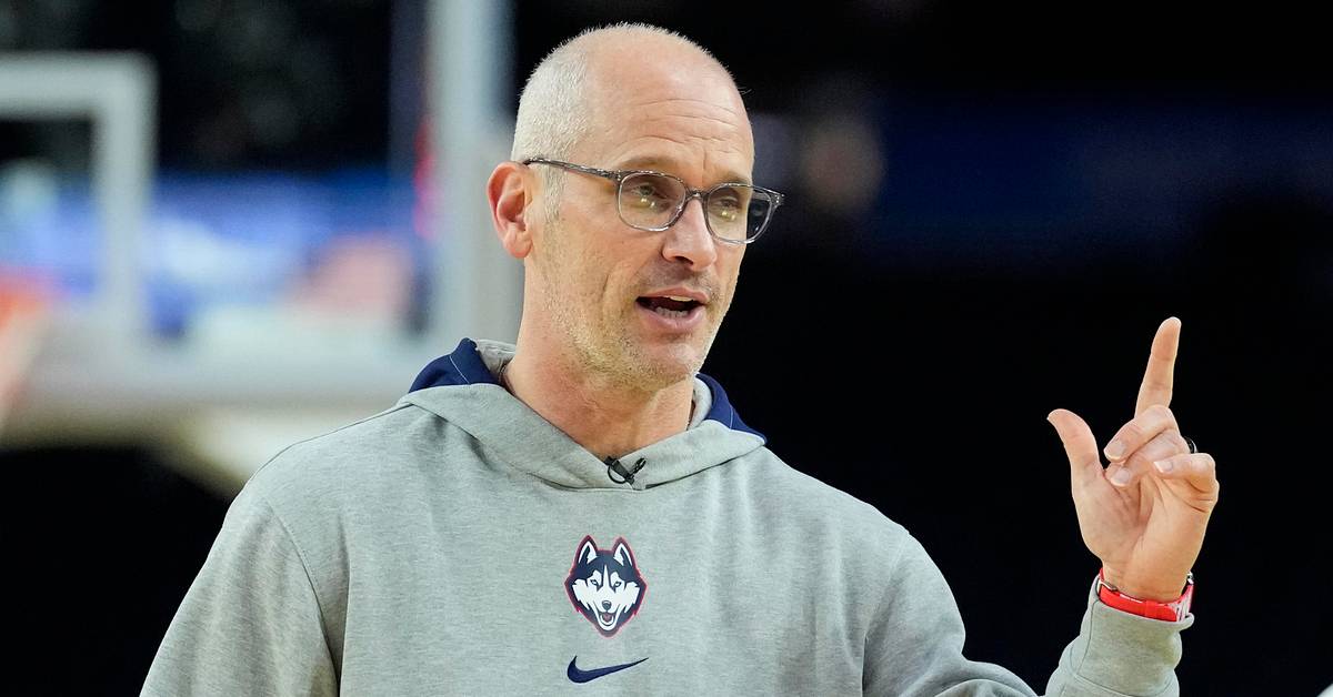 Dan Hurley, odd duck of a royal hoops family, is ready for his swan ...