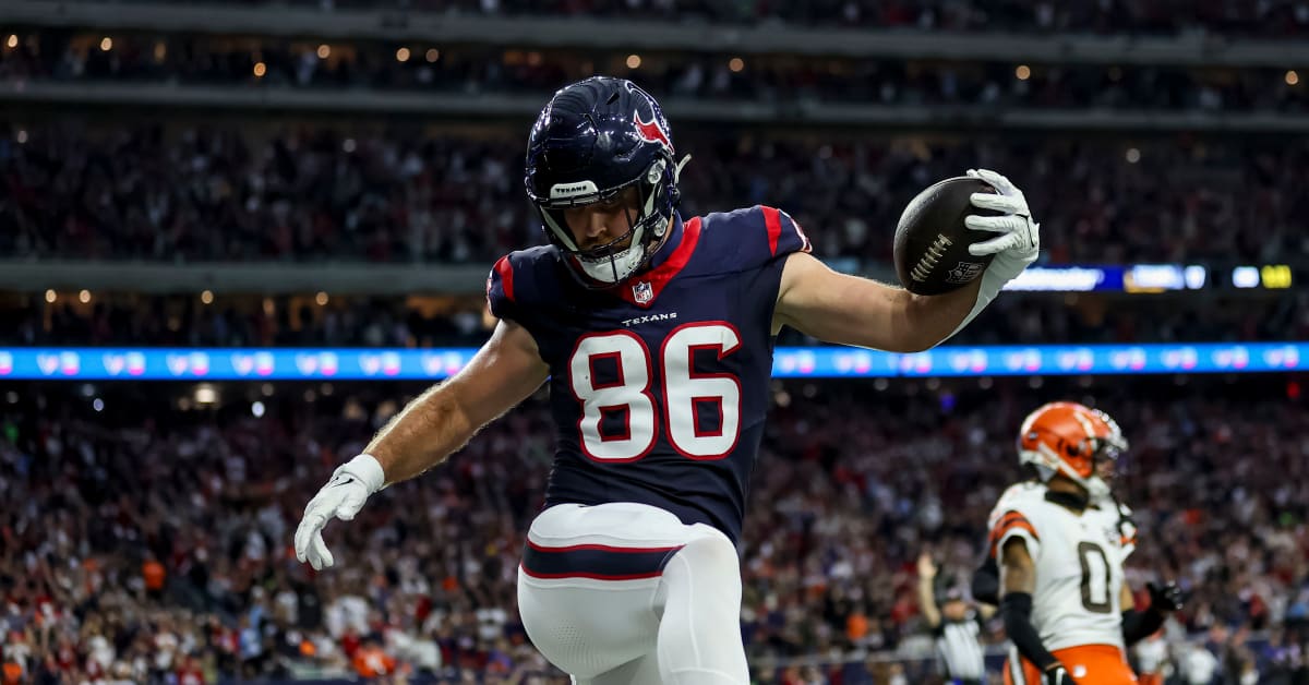 Texans Sign Tight End Dalton Schultz To Three-Year, $36 Million Deal ...