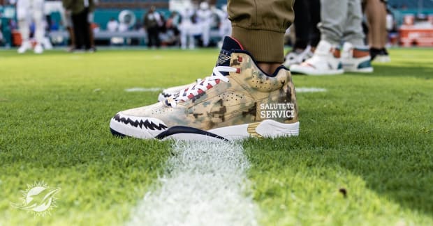 Mike McDaniel Wears Custom Nike Air Flight Lite Shoes - Sports ...