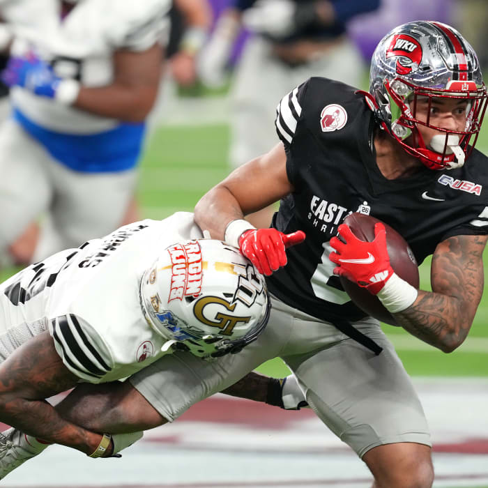 Juanyeh Thomas Notches One Tackle in Cowboys Debut - Sports Illustrated ...