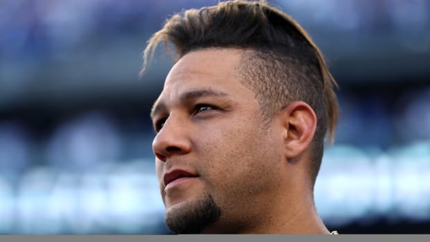 Astros first baseman Yuli Gurriel has MLB's craziest hair - Sports ...